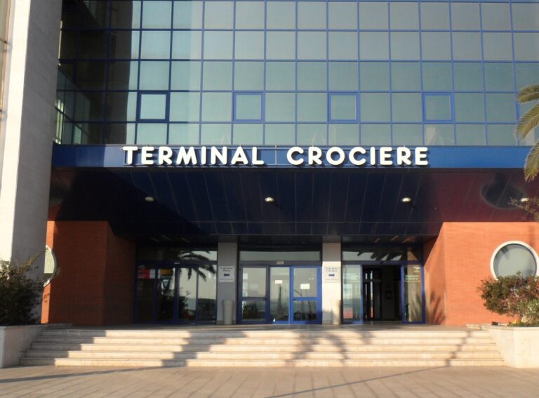 Per le crociere a Bari in arrivo terminal, cold ironing e ...