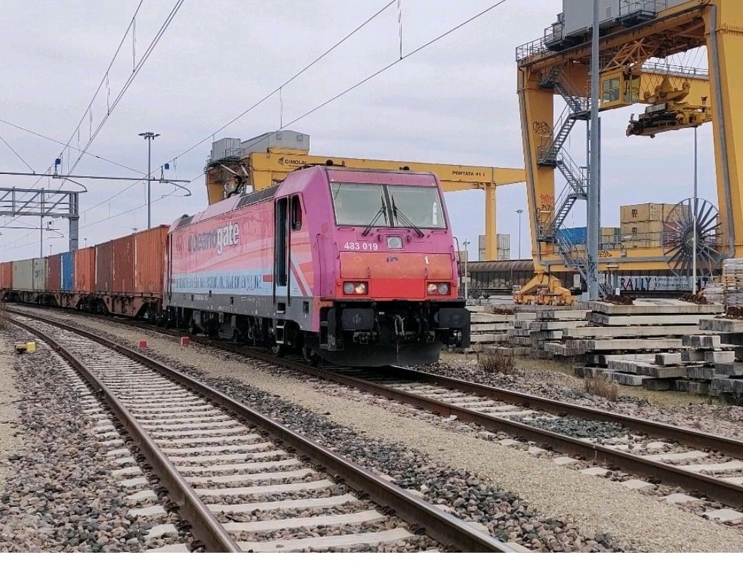 Nuovo treno container e nuova sede a Marzaglia per Contship Italia ...