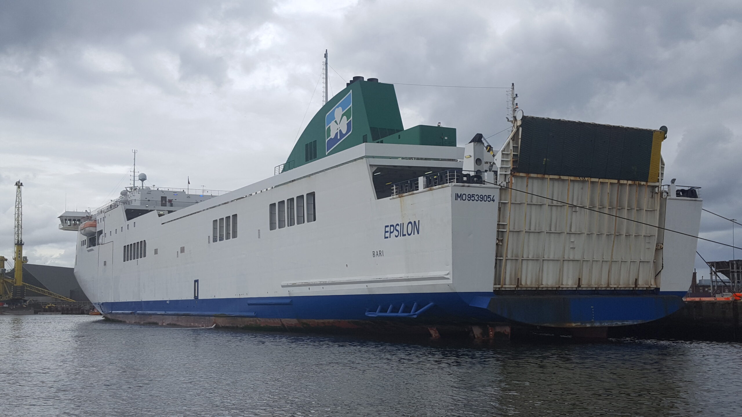 Consegnato ai nuovi acquirenti esteri il traghetto Epsilon di Caronte ...