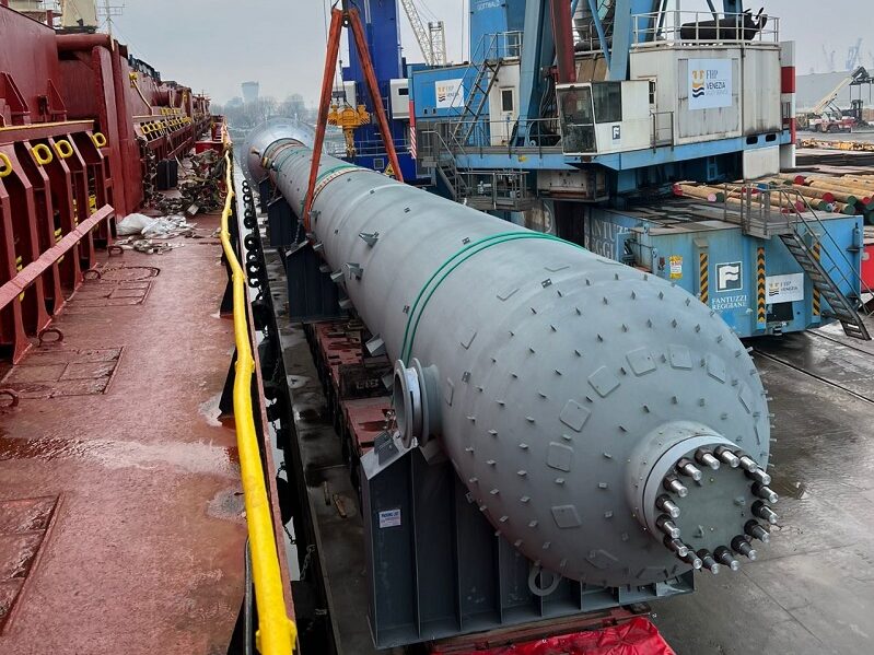 Caduto in mare al largo di Ancona un project cargo partito da Marghera ...