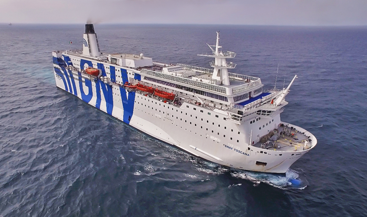 Il traghetto Gnv Azzurra noleggiato per tre mesi da Defartes Global ...
