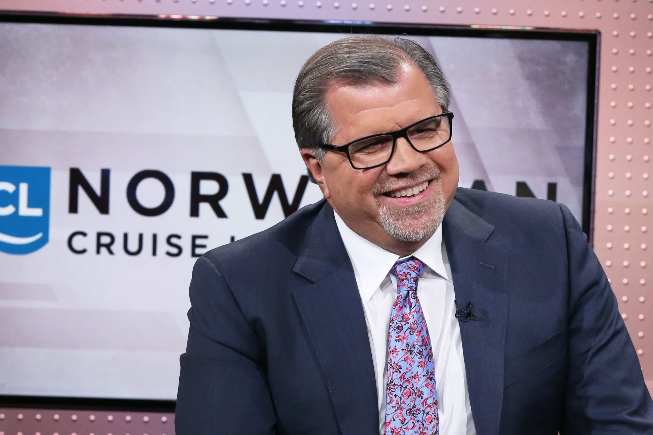 Frank Del Rio lascia la plancia di comando di Norwegian Cruise Line ...