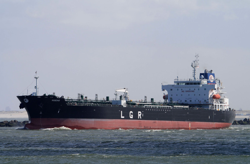 La nave cisterna Navigare Pars (ex Miseno) in rotta verso la flotta ...