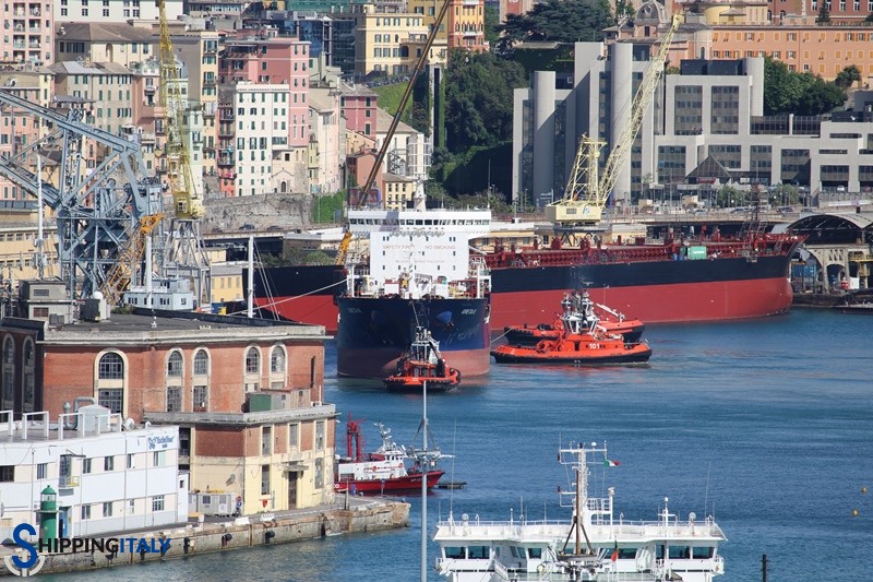 Si è concluso con successo a Genova il salvataggio della nave Greta K ...