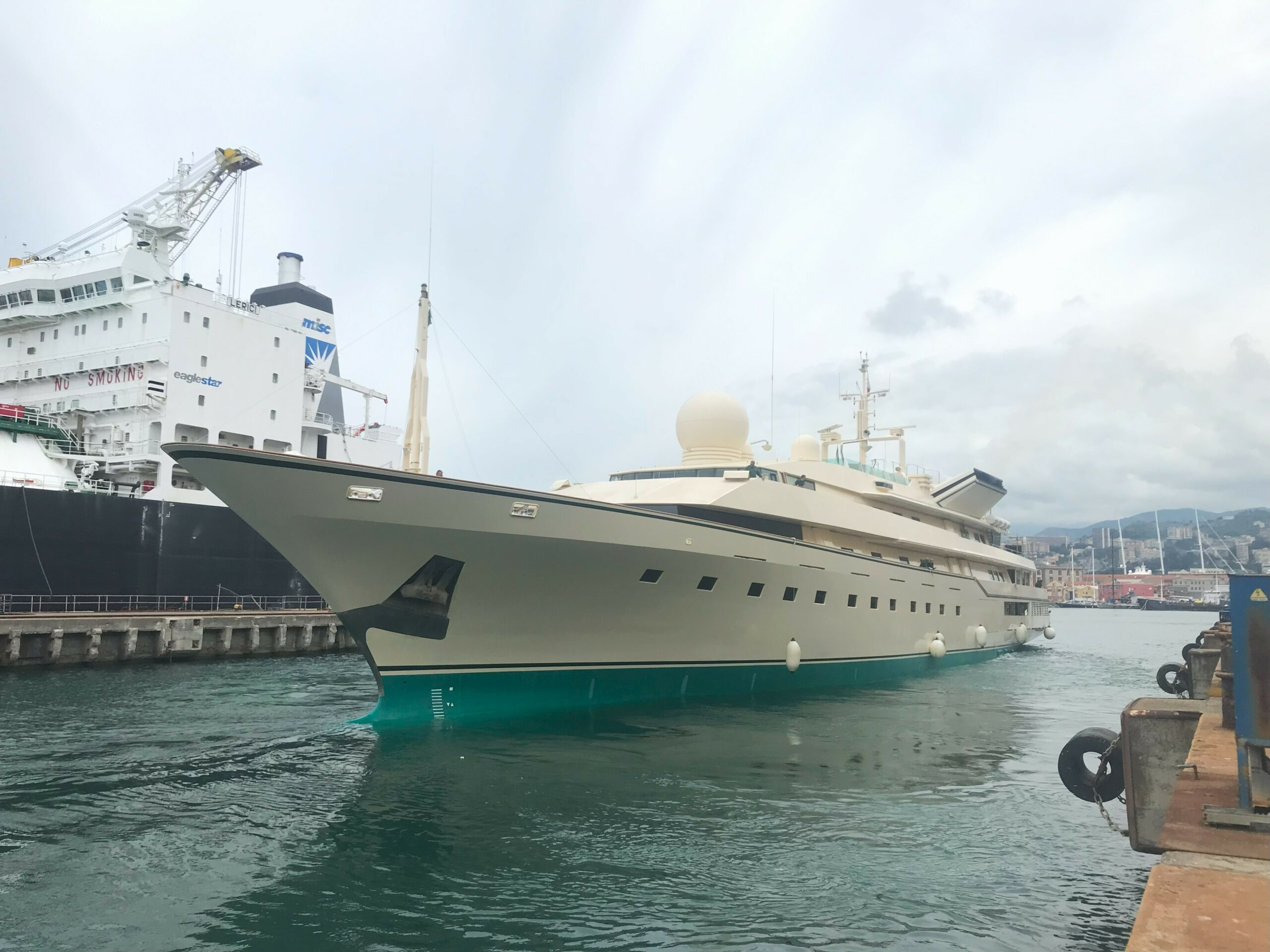 Completato da T. Mariotti il refitting del mega yacht ex-Nabila ...