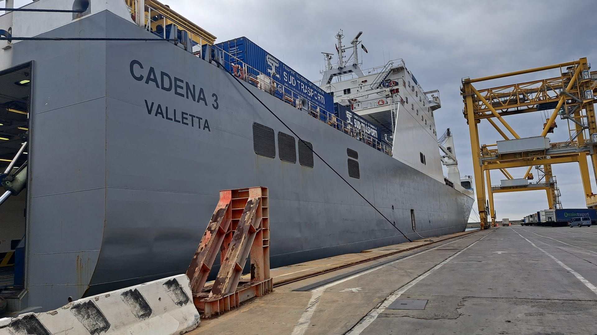 Grandi Navi Veloci ha trasferito un traffico di autostrade del mare al ...