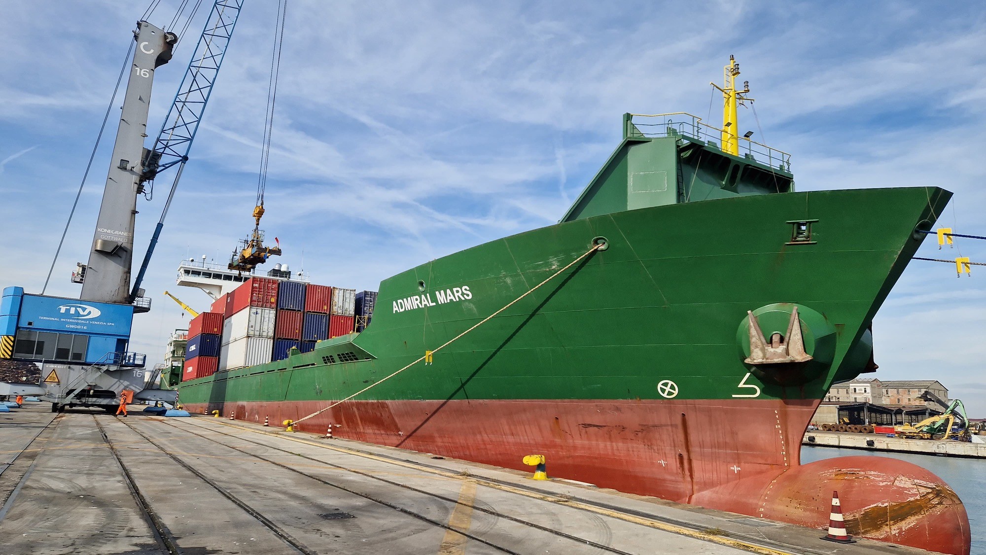 Admiral Container Lines debutta in Italia con una linea container intra ...