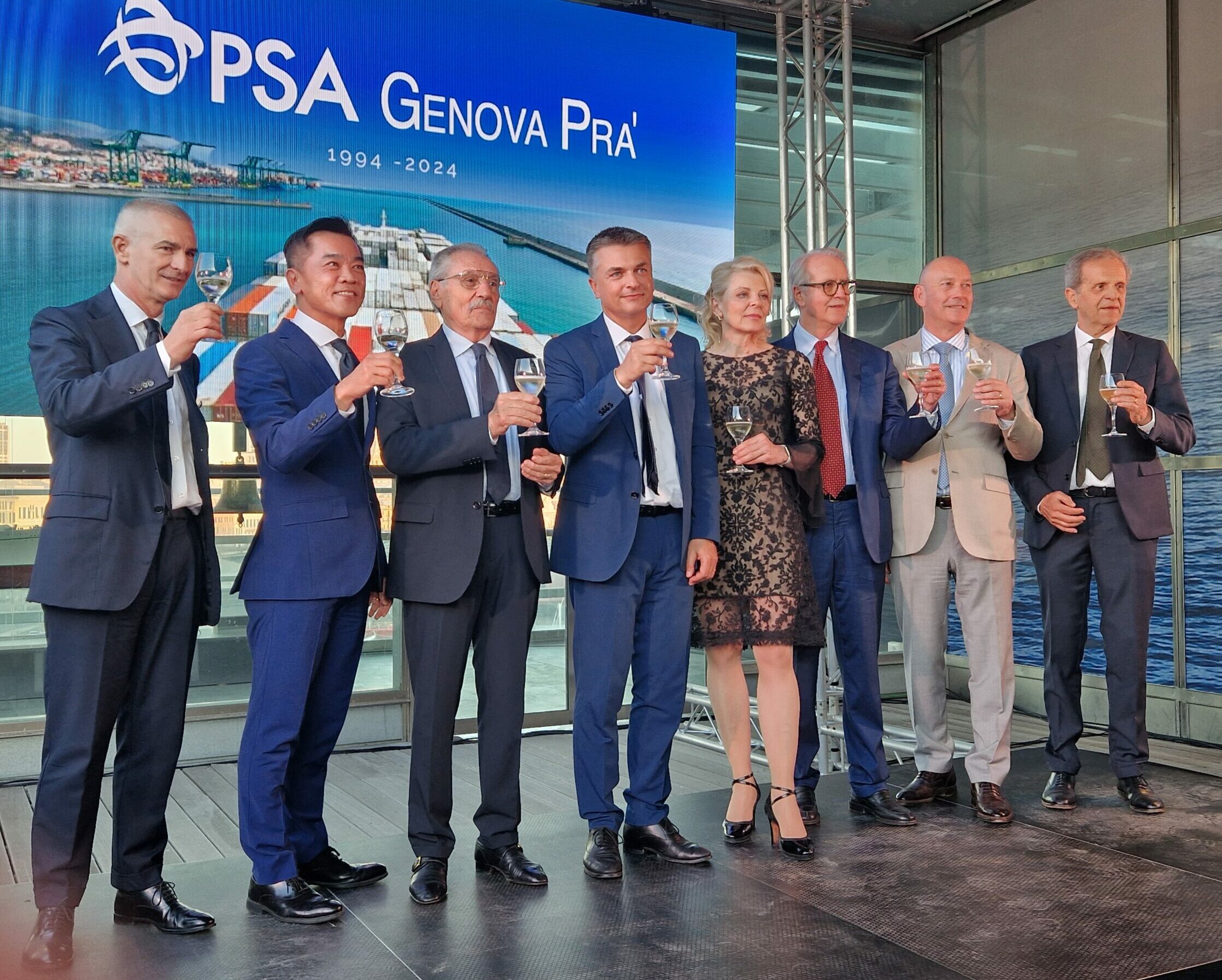 Celebrati a Genova i primi 30 anni del maggior terminal container ...
