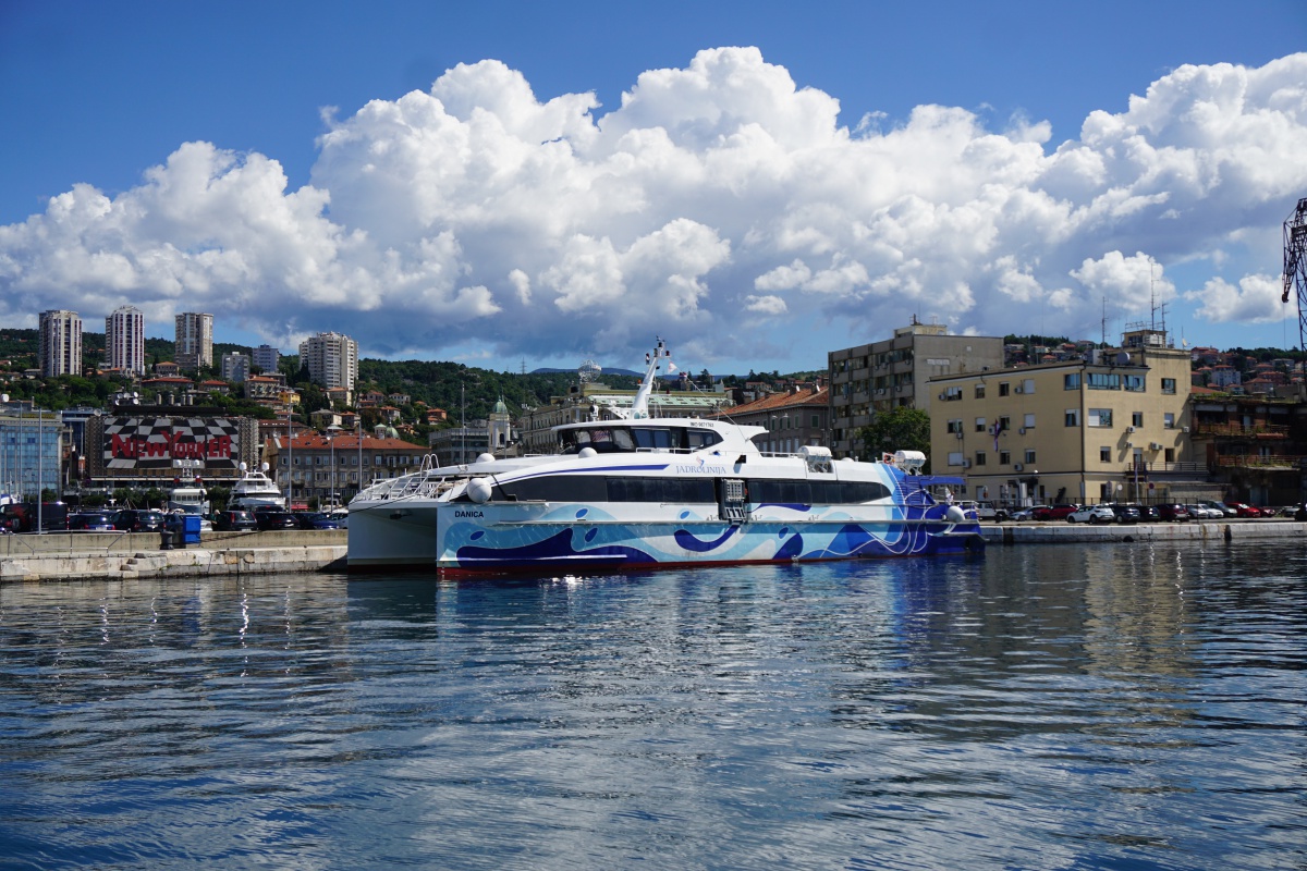 Doppio acquisto di traghetti per il rinnovo della flotta Jadrolinija ...