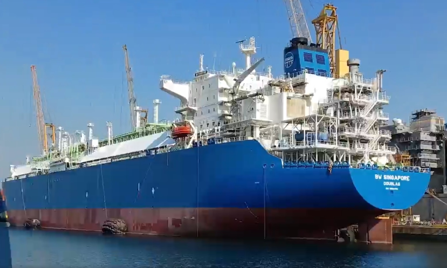 Salpata dall'Asia e in arrivo a Ravenna la nuova nave rigassificatrice ...