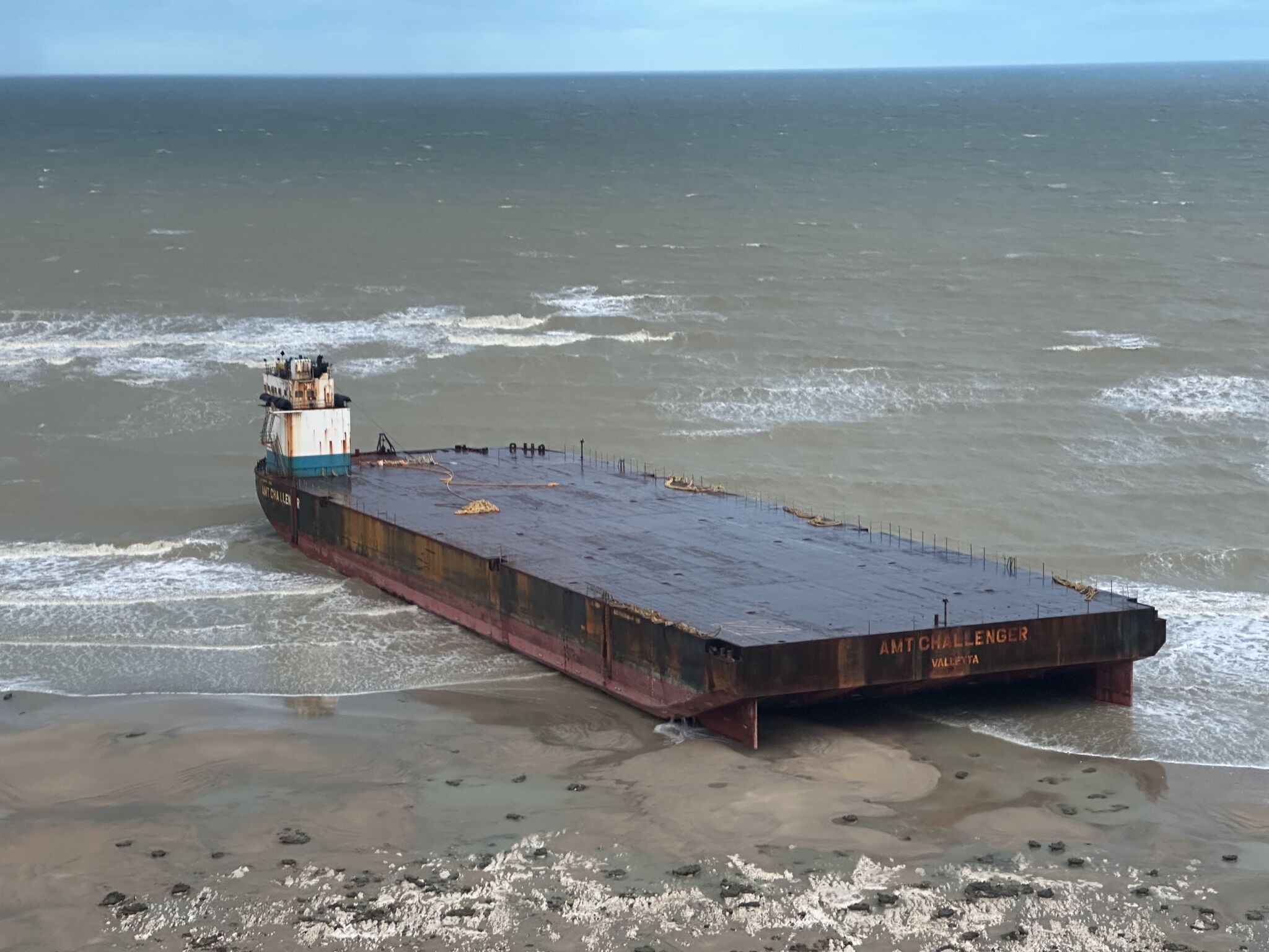 Recuperata lungo le coste francesi una barge di Augustea naufragata per ...