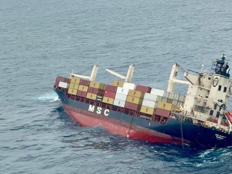 Una piccola portacontainer di Msc affondata al largo dell'India (VIDEO ...