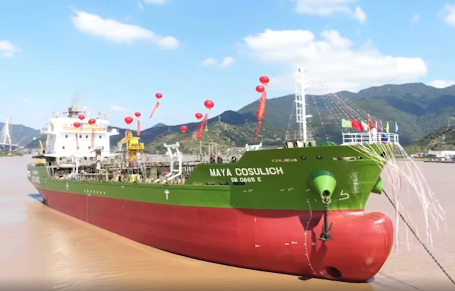 Varata Maya Cosulich, prima bettolina duel fuel a metanolo di F.lli ...