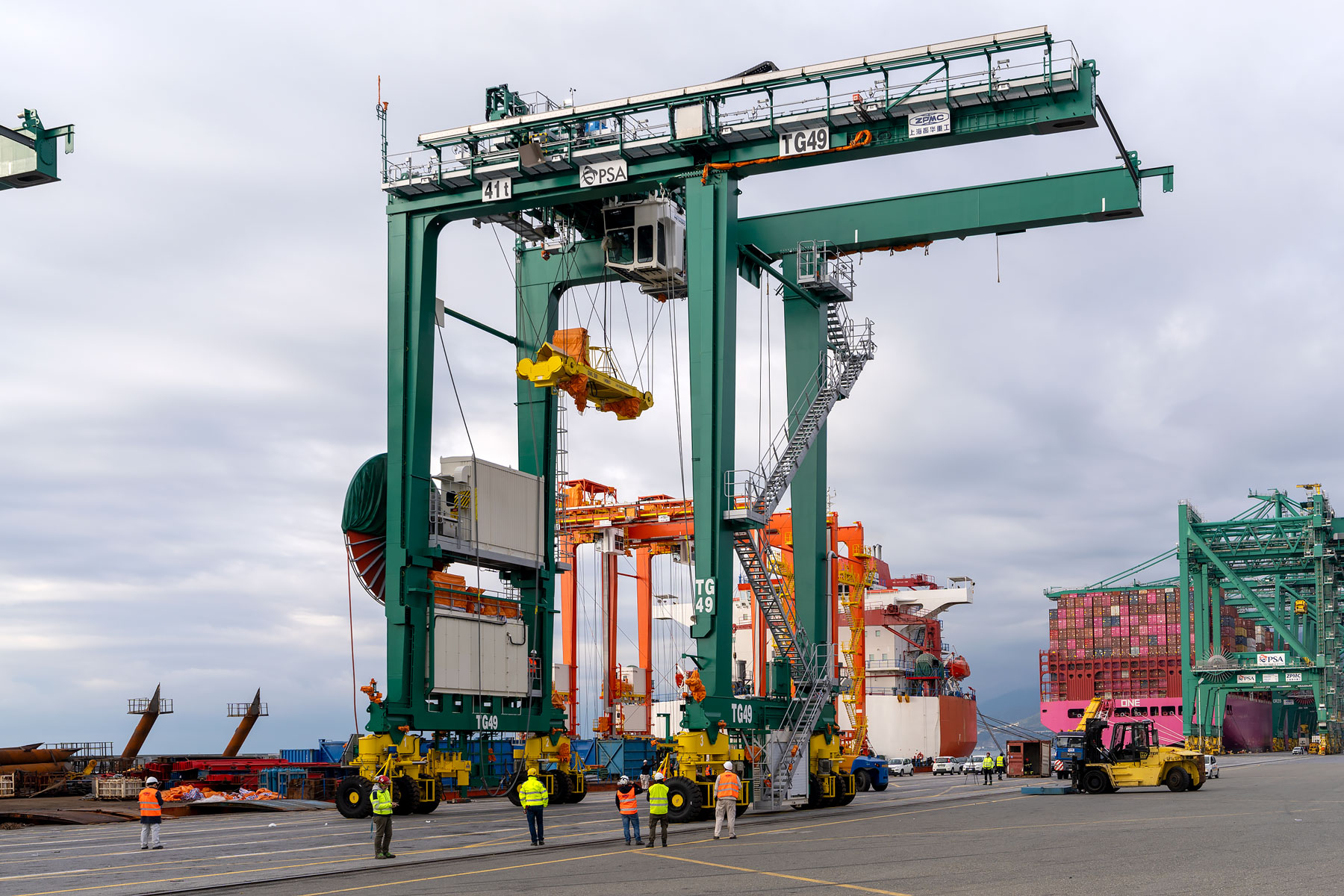 Approdate al Psa Genova Pra' le sei nuove gru E-Rtg di Zpmc - Shipping ...